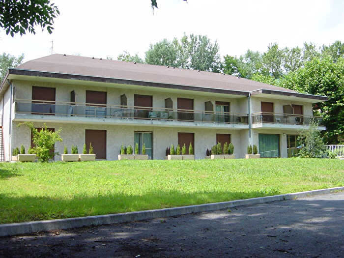 Appartement à louer - Saint-Martin-dHères, Bidal, Peri - 1 pièce