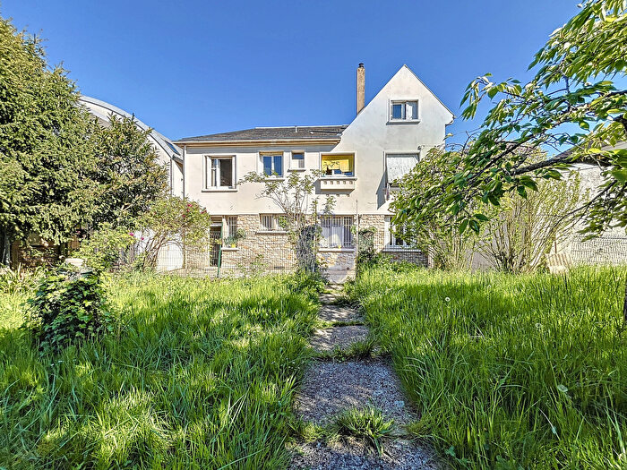 Maison à vendre - Melun, Trois Moulins - 8 pièces - 5 chambres