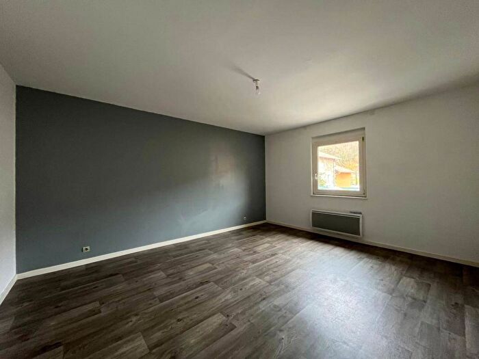 Appartement à louer - Lamure-sur-Azergues - 4 pièces - 3 chambres