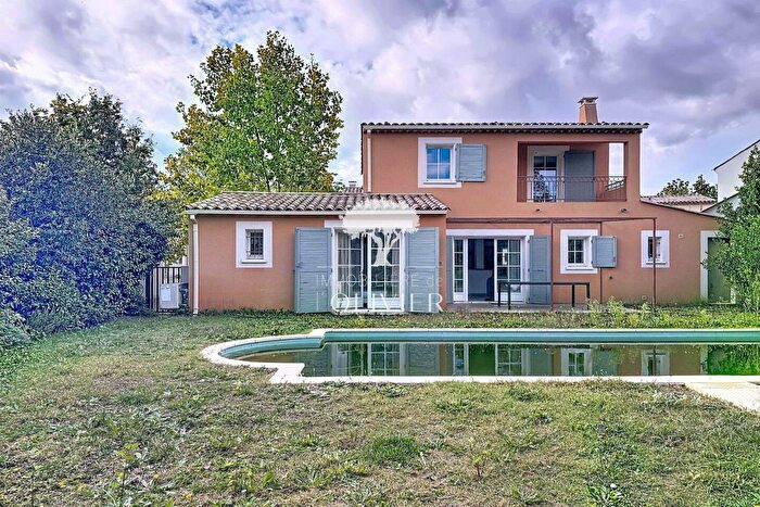 Maison à louer - Saint-Saturnin-lès-Apt - 3 chambres