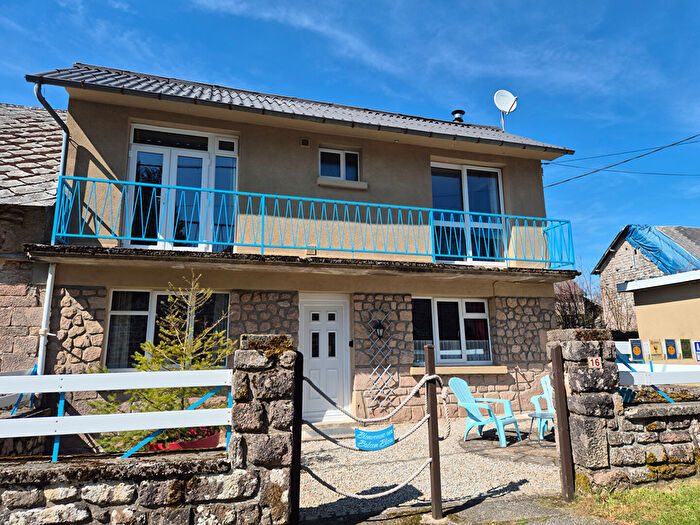 Maison à vendre - Chavanac - 5 pièces - 3 chambres