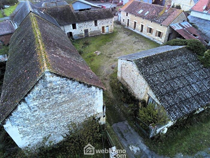 Maison à vendre - Luzé - 7 pièces - 5 chambres