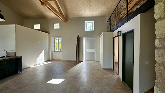 Maison à vendre - Barbezieux-Saint-Hilaire - 4 pièces - 3 chambres