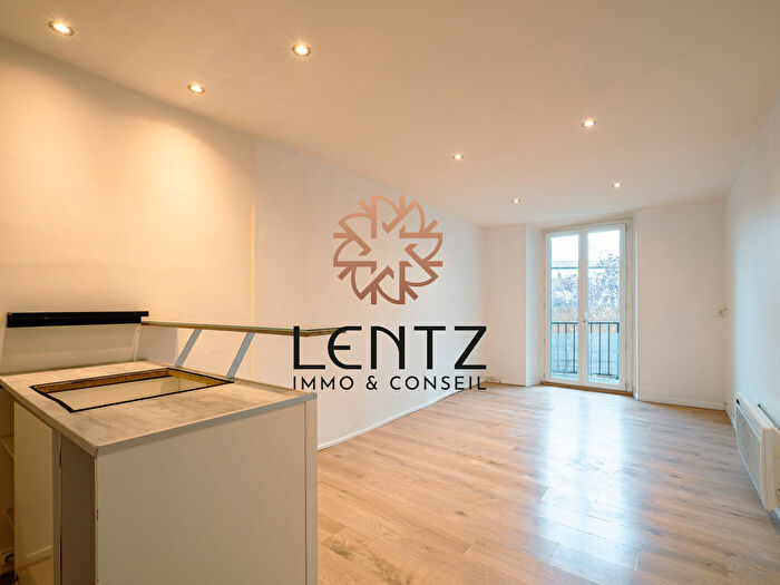 Digne-les-Bains, Centre-ville, Bourg : Appartement 2 pièces à vendre