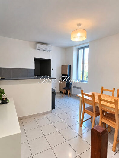 Appartement 4 pièces à Nîmes, Placette, à louer