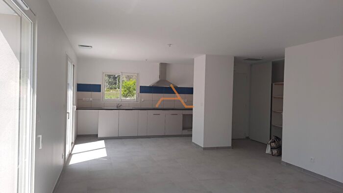 Maison à louer - Le Poët-Laval - 4 pièces - 3 chambres