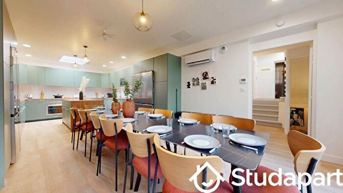 Appartement à louer - Lyon ème arrondissement - 1 pièce - 16 chambres