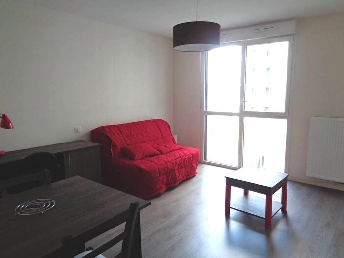 Appartement à louer - Brive-la-Gaillarde, Centre-ville, Pont Cardinal, Champanatier - 1 pièce