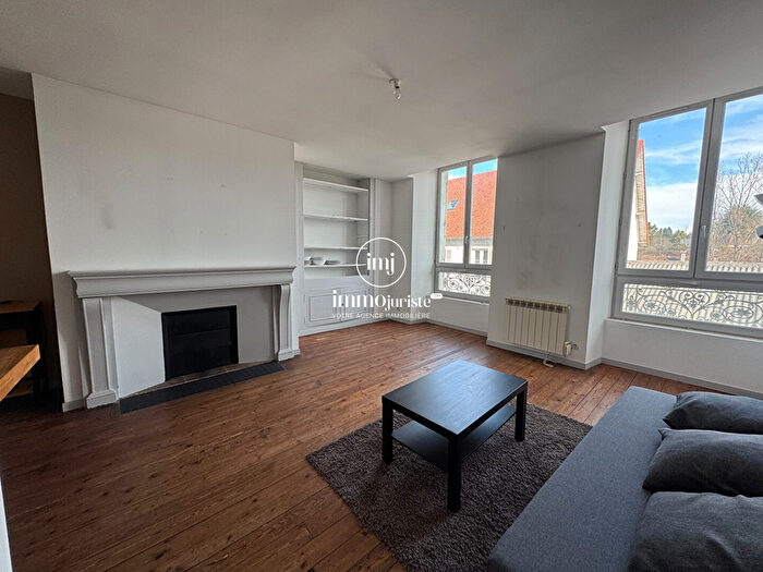 Appartement à louer - Saint-Yrieix-la-Perche - 2 pièces - 1 chambre