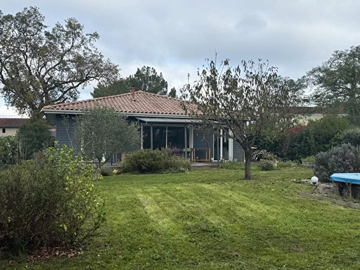 Maison à vendre - Saint-Ciers-sur-Gironde - 4 pièces - 3 chambres