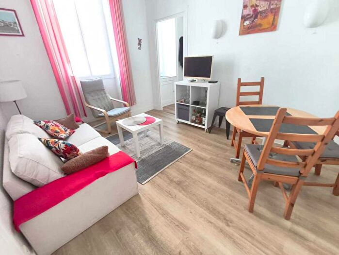 Saint-Jean-de-Luz, Centre-ville : Appartement 3 pièces à louer