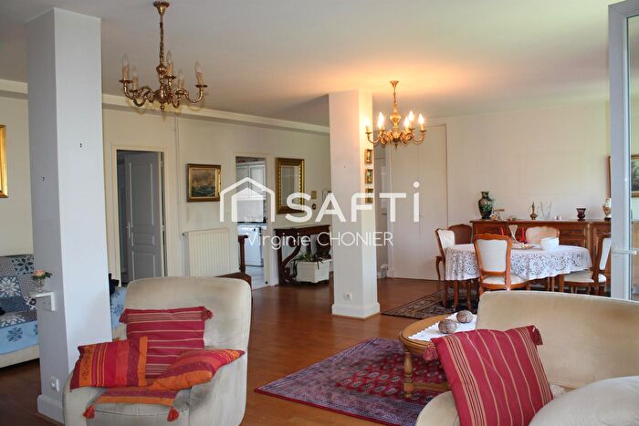 Vichy, Vieux Vichy : Appartement 4 pièces à vendre