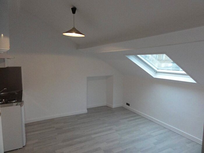 Appartement à louer - Rive de Seine Sud Est, Melun - 2 pièces - 1 chambre