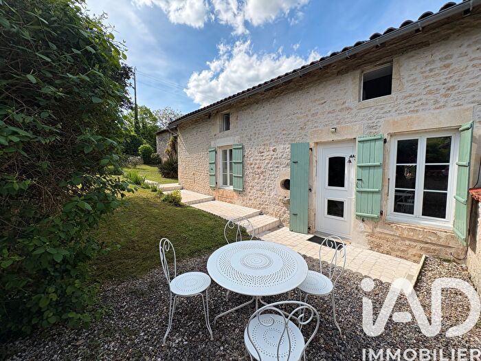 Maison 6 pièces à Montjean, à vendre