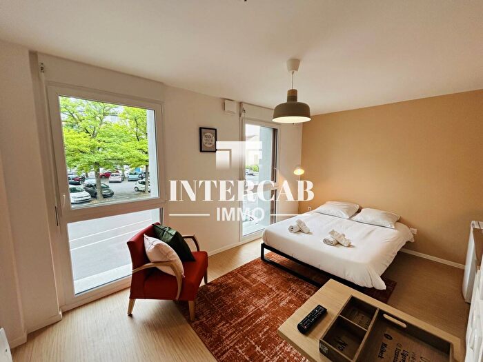 Appartement à louer - Barbâtre-Saint Remy-Verrerie, Reims - 1 pièce