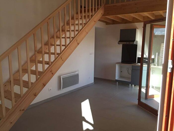 Appartement 4 pièces à louer - Villegouge
