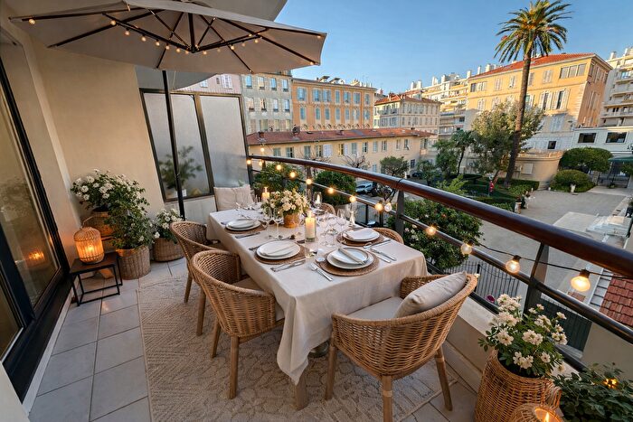 Appartement à vendre - Nice, Centre-ville - 3 pièces - 2 chambres