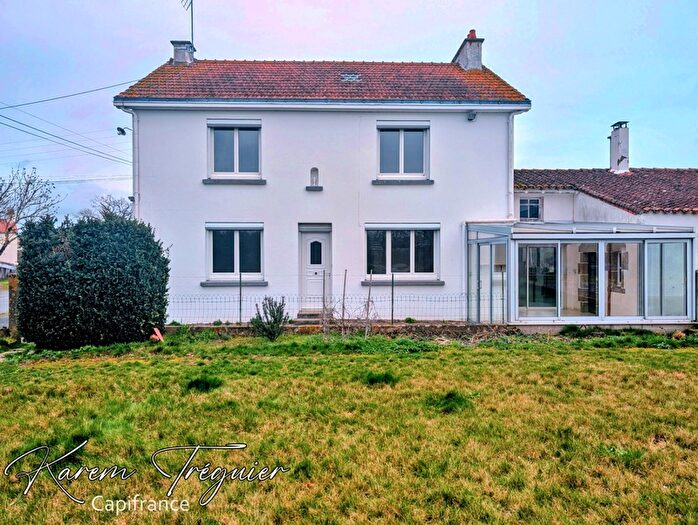 Maison à vendre - La Bruffière - 7 pièces - 5 chambres