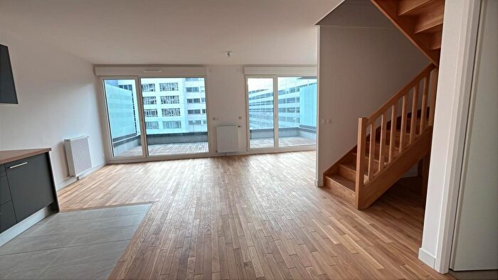 Appartement à louer - Colombes, Charles de Gaulle - 4 pièces - 2 chambres