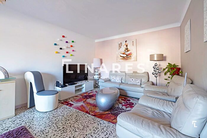 Maison à vendre - Marseille e , Saint-Mitre - 4 pièces - 3 chambres