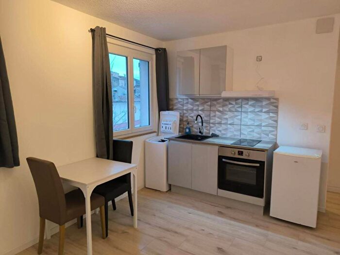 Appartement à louer - La Burliere Luquece, Manosque - 1 pièce