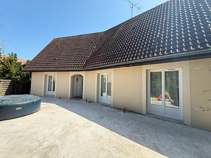 Maison 5 pièces à Brières-les-Scellés, à vendre