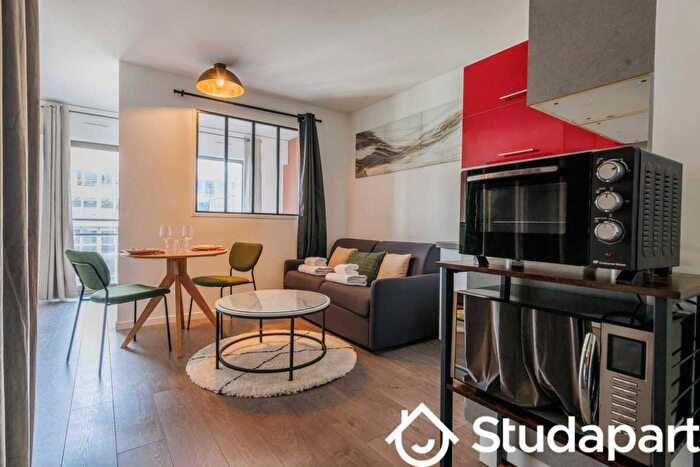 Appartement à louer - Villiers-Cerdan, Levallois-Perret - 2 pièces - 1 chambre