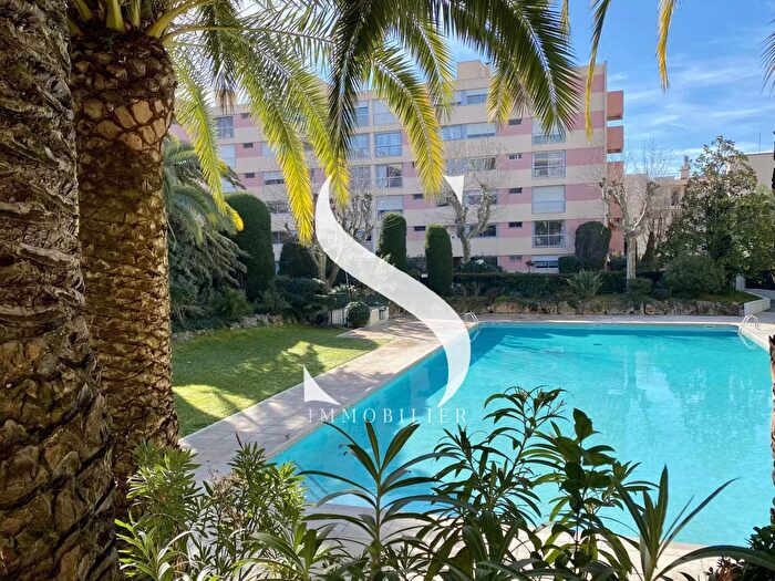 Appartement 3 pièces à louer à Vallauris, Pertuades