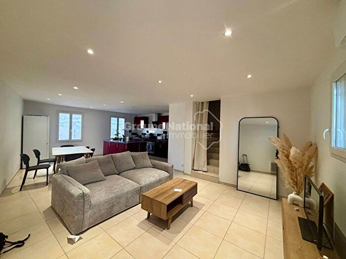 Jonquières-Saint-Vincent - Appartement 4 pièces à louer