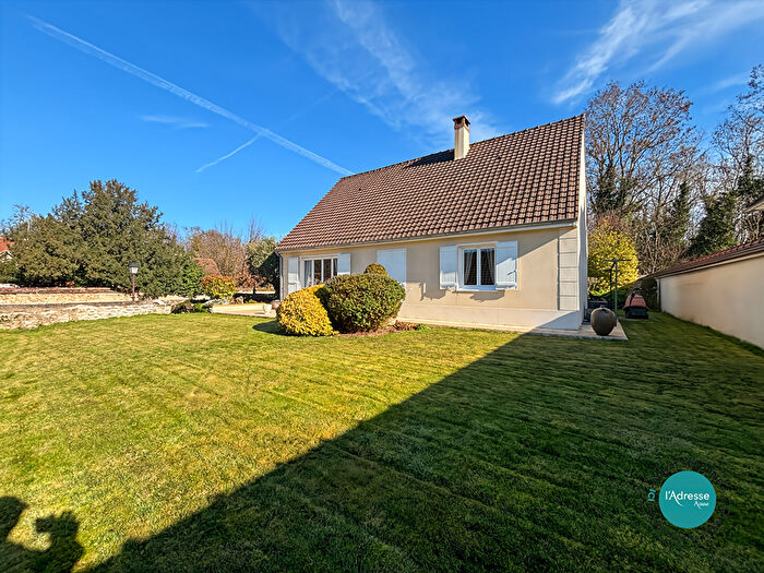Maison à vendre - Fontenay-le-Vicomte - 4 pièces - 3 chambres