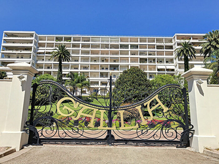 Appartement à vendre - Cannes, Californie Pezou - 2 pièces - 1 chambre