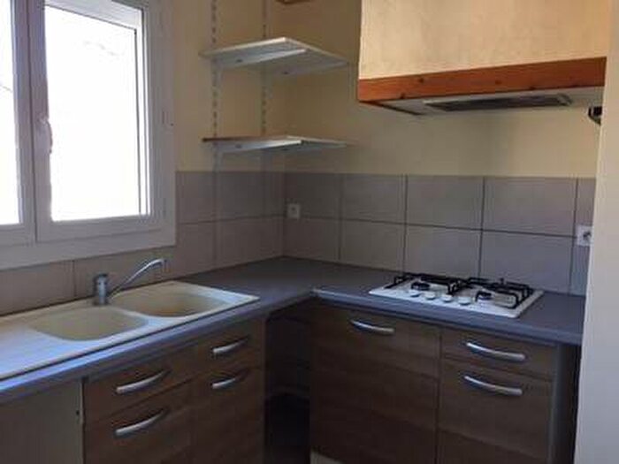 Appartement à louer - Les Arches, Digne-les-Bains - 3 pièces