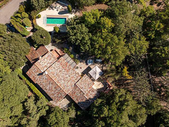 Maison à vendre - Tourtour - 5 pièces - 3 chambres