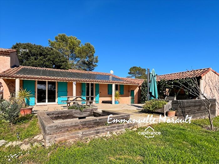 Maison à vendre - Bagnols-en-Forêt - 5 pièces - 3 chambres