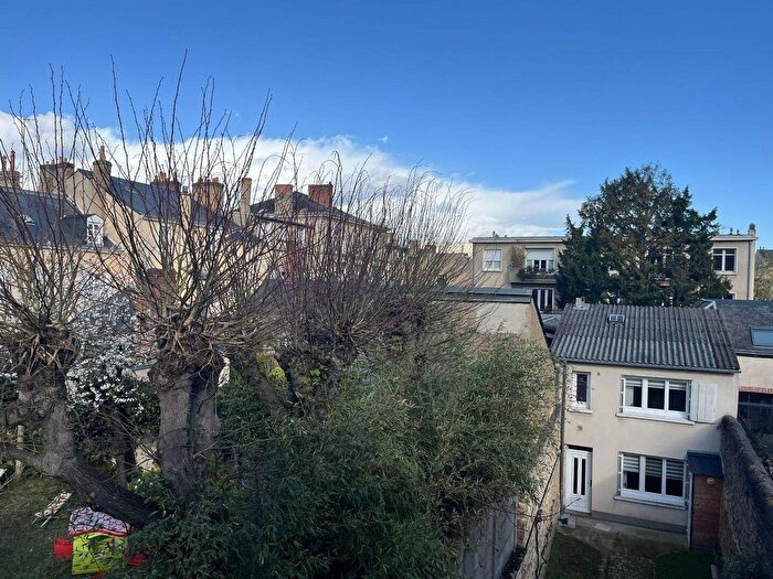 Appartement à louer - Bollé-Sainte Croix-Mutuelles, Le Mans - 5 pièces - 3 chambres