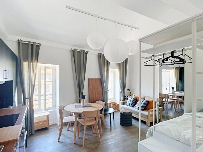 La Balance-Palais des Papes, Avignon : Appartement 1 pièce à louer