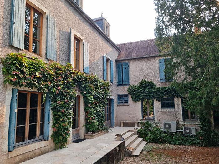 Châteauneuf-sur-Cher - Maison 9 pièces à vendre
