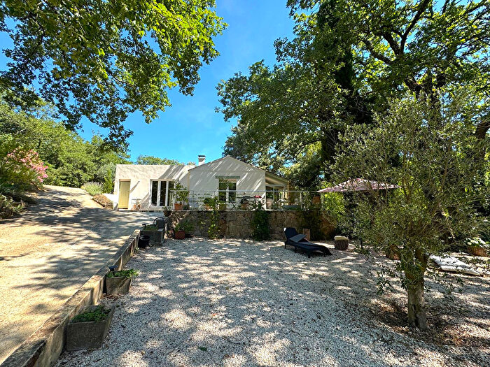Maison 7 pièces à Le Pin, à vendre