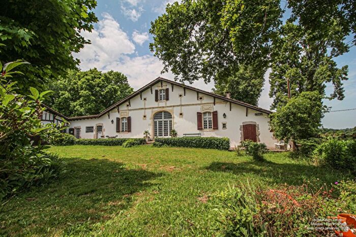 Maison à vendre - Pouillon - 10 pièces - 6 chambres