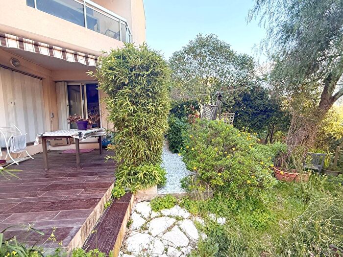 Appartement à louer - Toulon - 3 pièces - 2 chambres