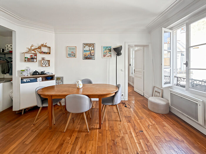 Paris 9ème, Clichy, Trinité : Appartement 3 pièces à vendre