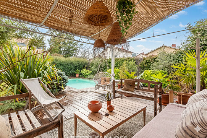 Maison à vendre - Tassin-la-Demi-Lune, LHorloge - 9 pièces - 7 chambres