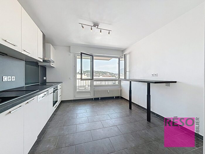 Appartement à louer - Annemasse - 3 pièces - 2 chambres