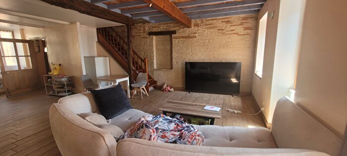 Maison 5 pièces à louer à Gibel