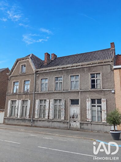 Maison 11 pièces à Mortagne-du-Nord, à vendre