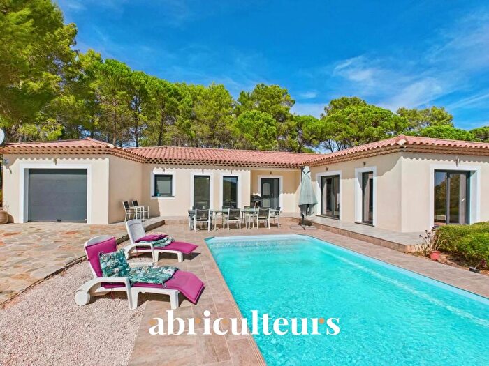 Maison à vendre - Bagnols-en-Forêt - 4 pièces - 3 chambres