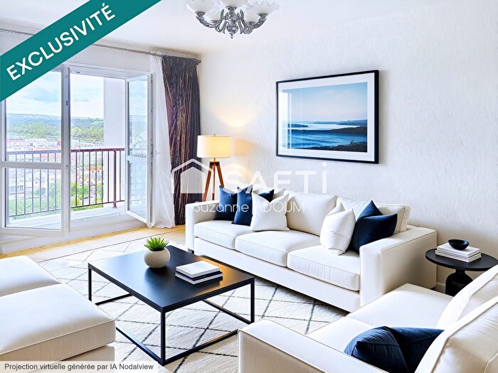 Appartement à vendre - Mantes-la-Jolie, Val Fourré - 3 pièces - 2 chambres