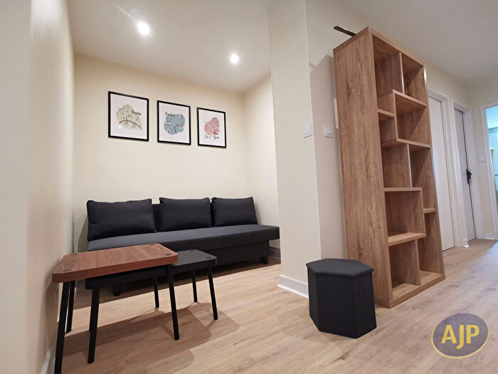 Appartement à louer - Quartiers Nord-Ouest, Villejean - 3 pièces - 2 chambres