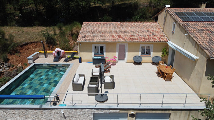 Maison à vendre - Évenos - 8 pièces - 4 chambres