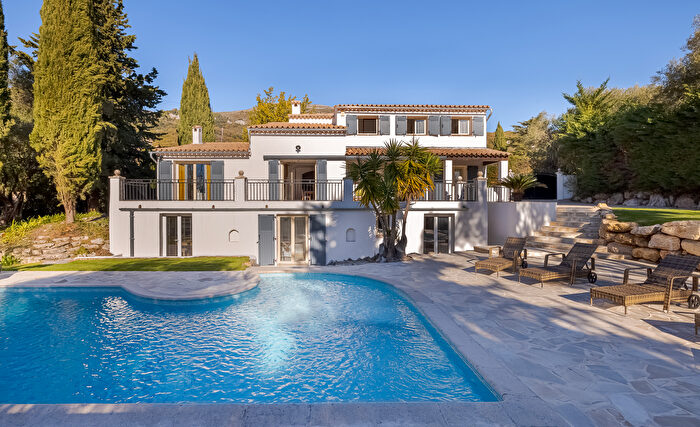 Maison à vendre - Tourrettes-sur-Loup - 6 pièces - 4 chambres